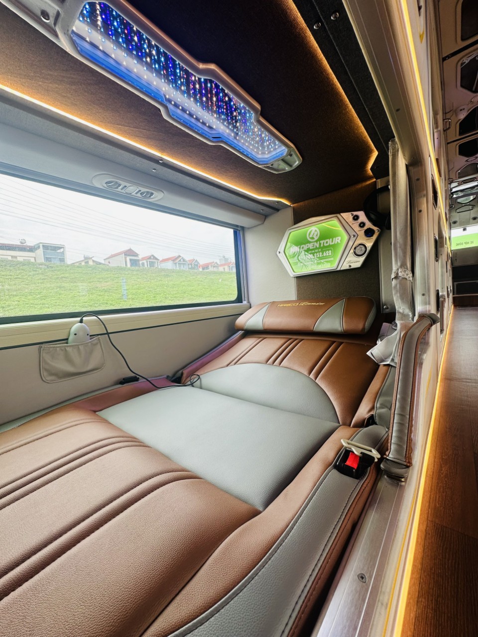 HK Buslines: Limousine Cabins for Long-Distance Travel in Vietnam